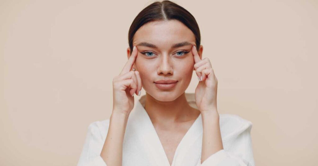 7 exerciții faciale pentru riduri [2022] - Sanelina cosmetică premium ...